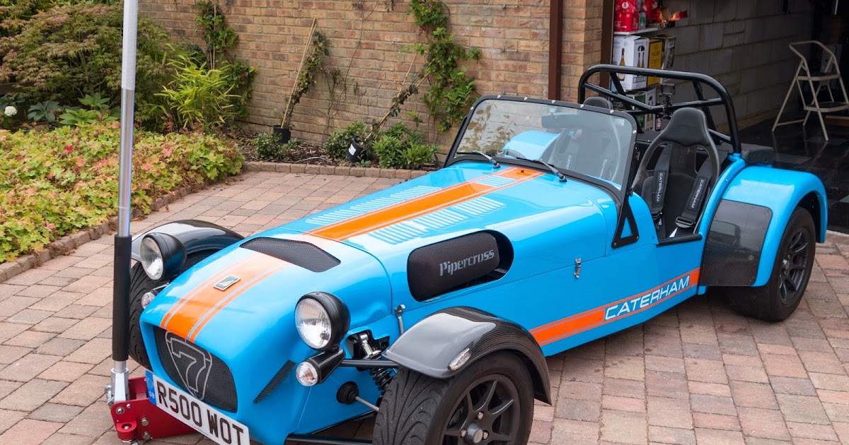 2019 Caterham 270R Racing Blog: A clean and a carbon aeroscreen