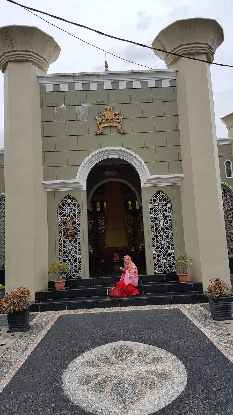 Meh Travel With Me!!: Masjid Raya Syahabuddin dan Makam Pahlawan ...