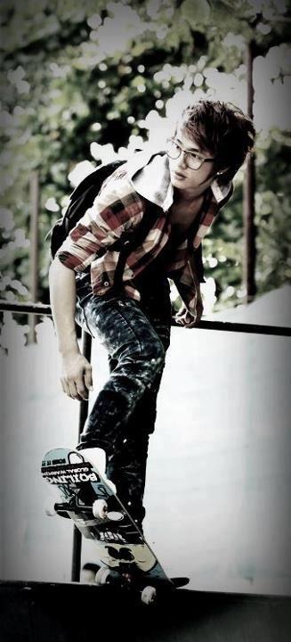 M y a n m a r H u n k s: Aung Lay