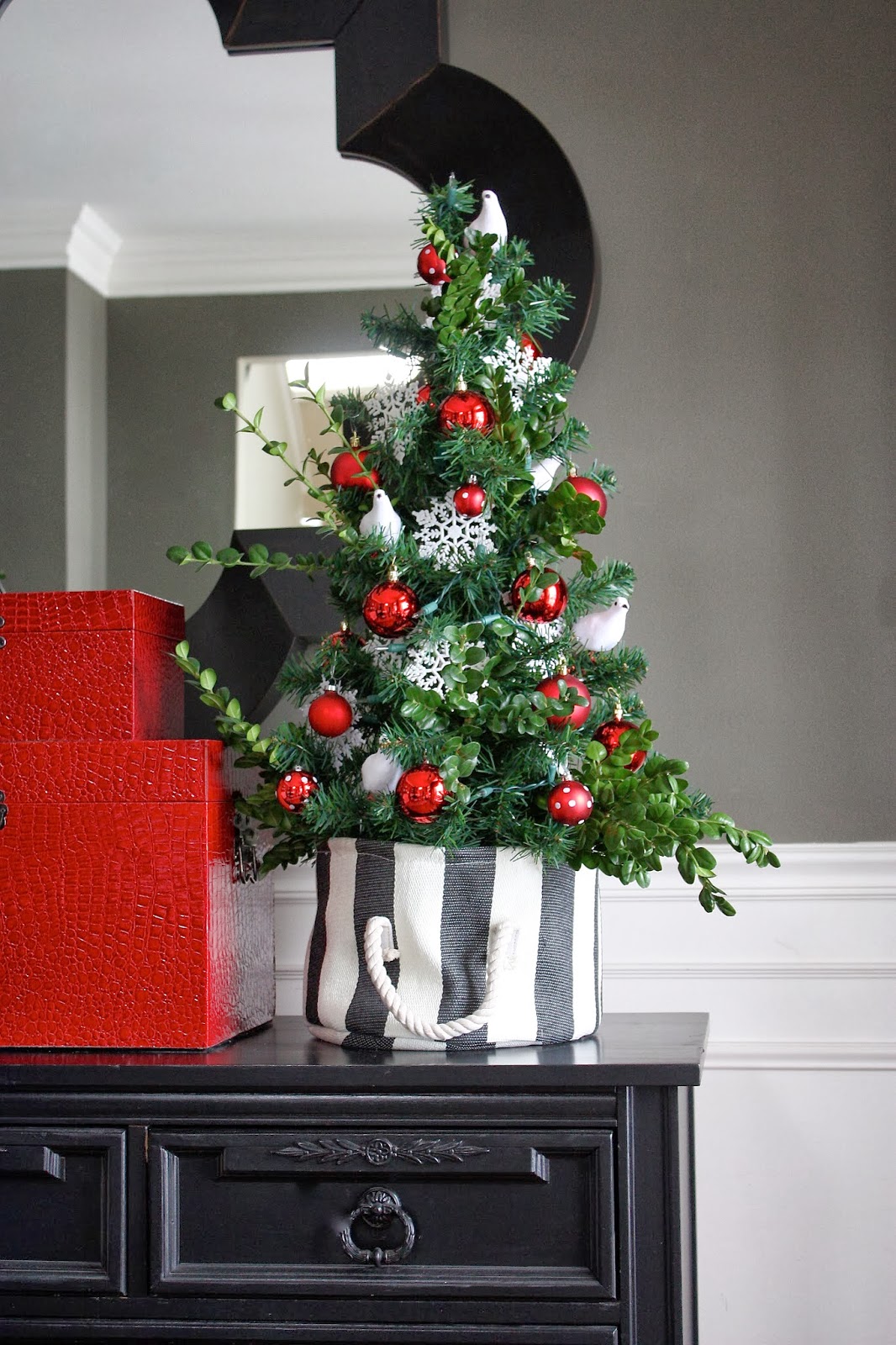 The Yellow Cape Cod: Boxwood Tree Tutorial~How To Keep Real Green ...