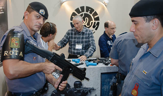 SEGURANÇA NACIONAL SNB BRASIL: Taurus apresenta o Fuzil 556 (CT556)