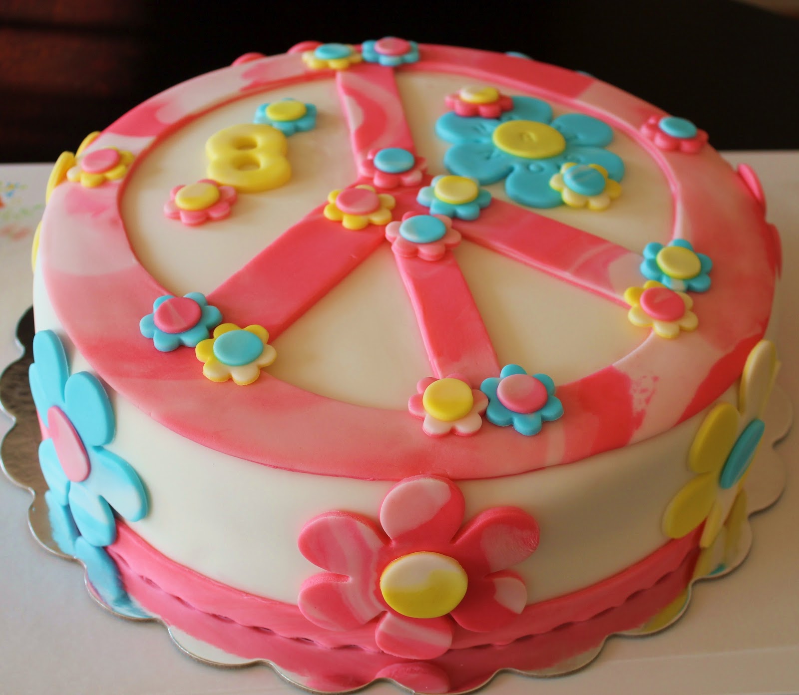 Creative Cakes by Lynn: Peace Sign Cake