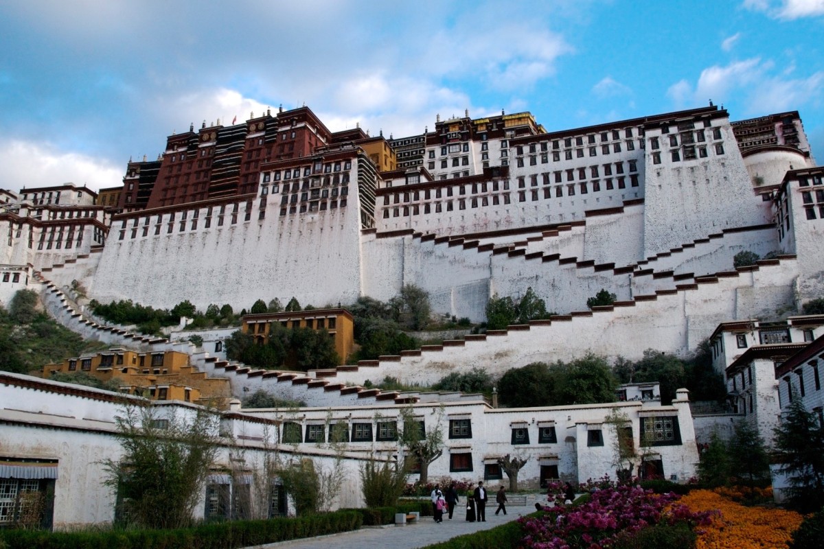 Most Beautiful Palaces in the World | Mathias Sauer