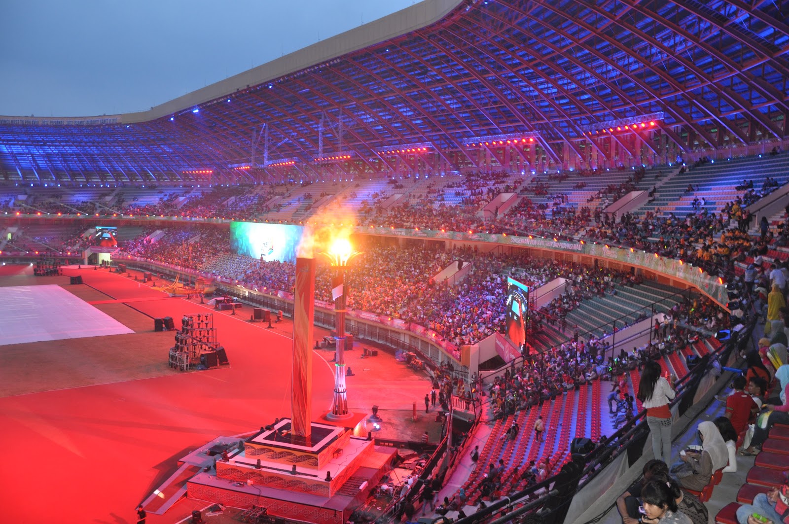 RAMZI SMART TRAVEL: How wonderful , closing ceremony of indonesian ...