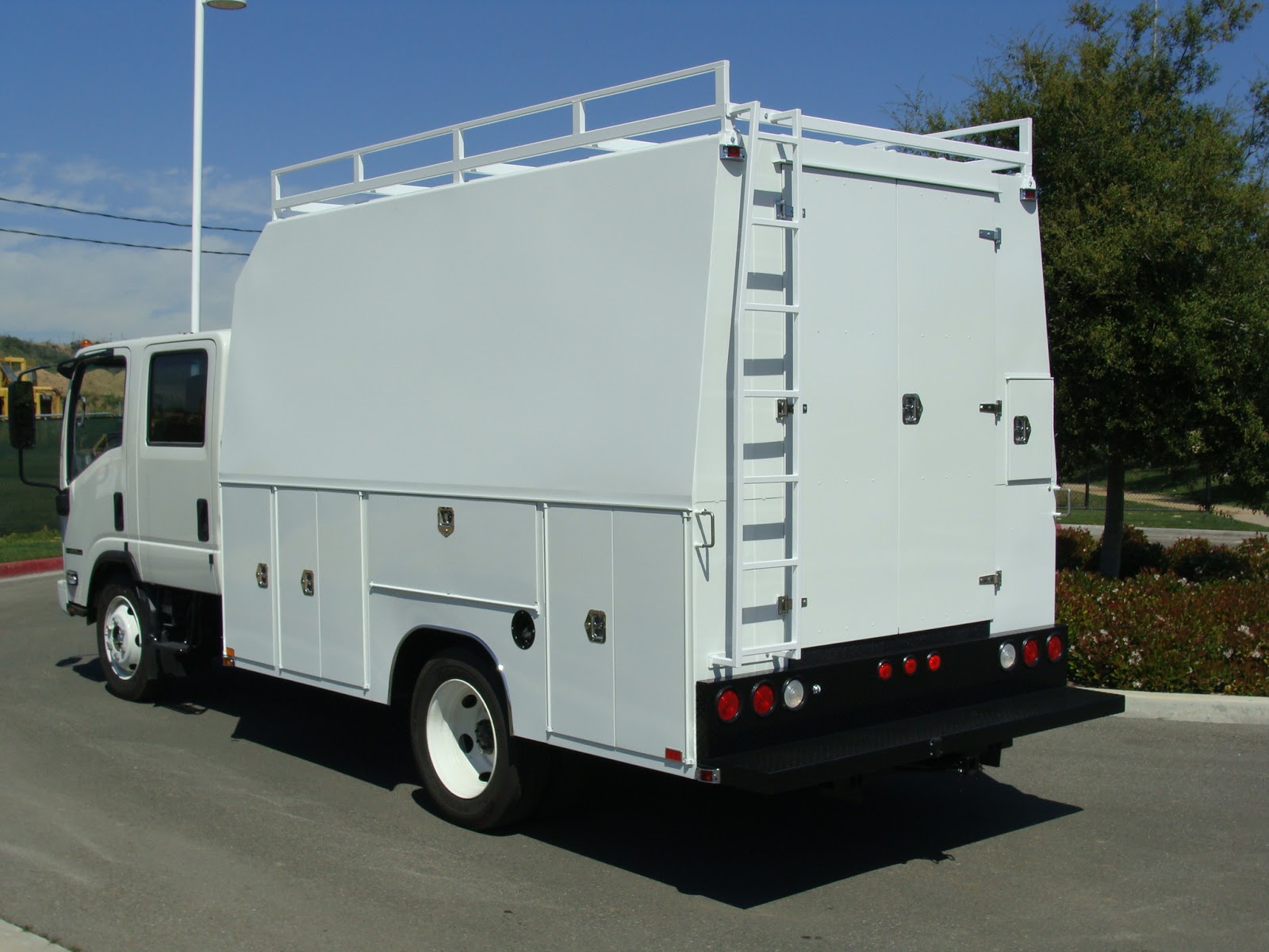 Commercial Truck Success Blog: Great News! Chevrolet Re-enters Low Cab ...