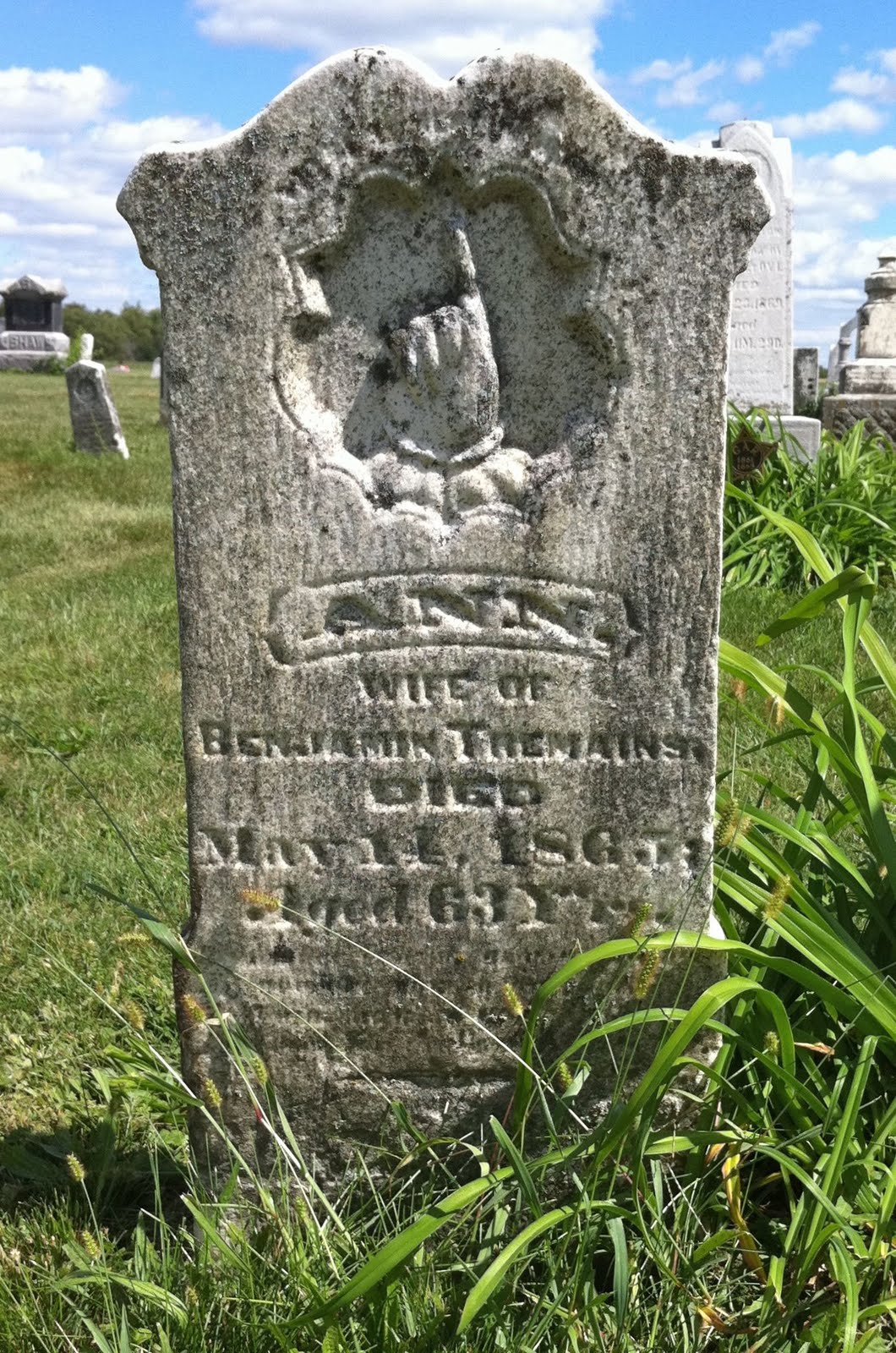Gravestoned: Grave images: Pointing hands