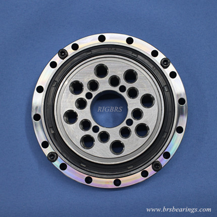 Output bearings for CSF/CSG harmonic reducer