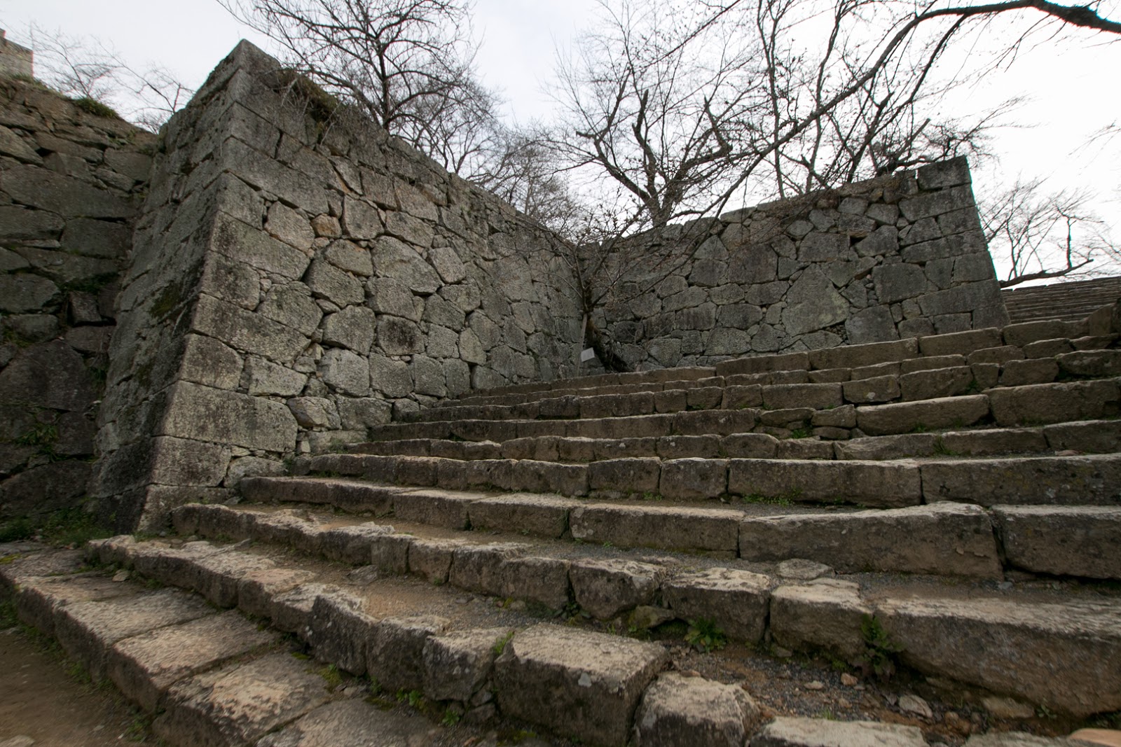 Tsuyama Castle - Huge stone fortress located in inland area- | Ken's ...
