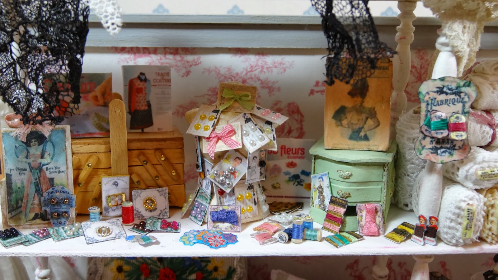 LA PASSION MINIATURE D'ISABELLE: MERCERIE