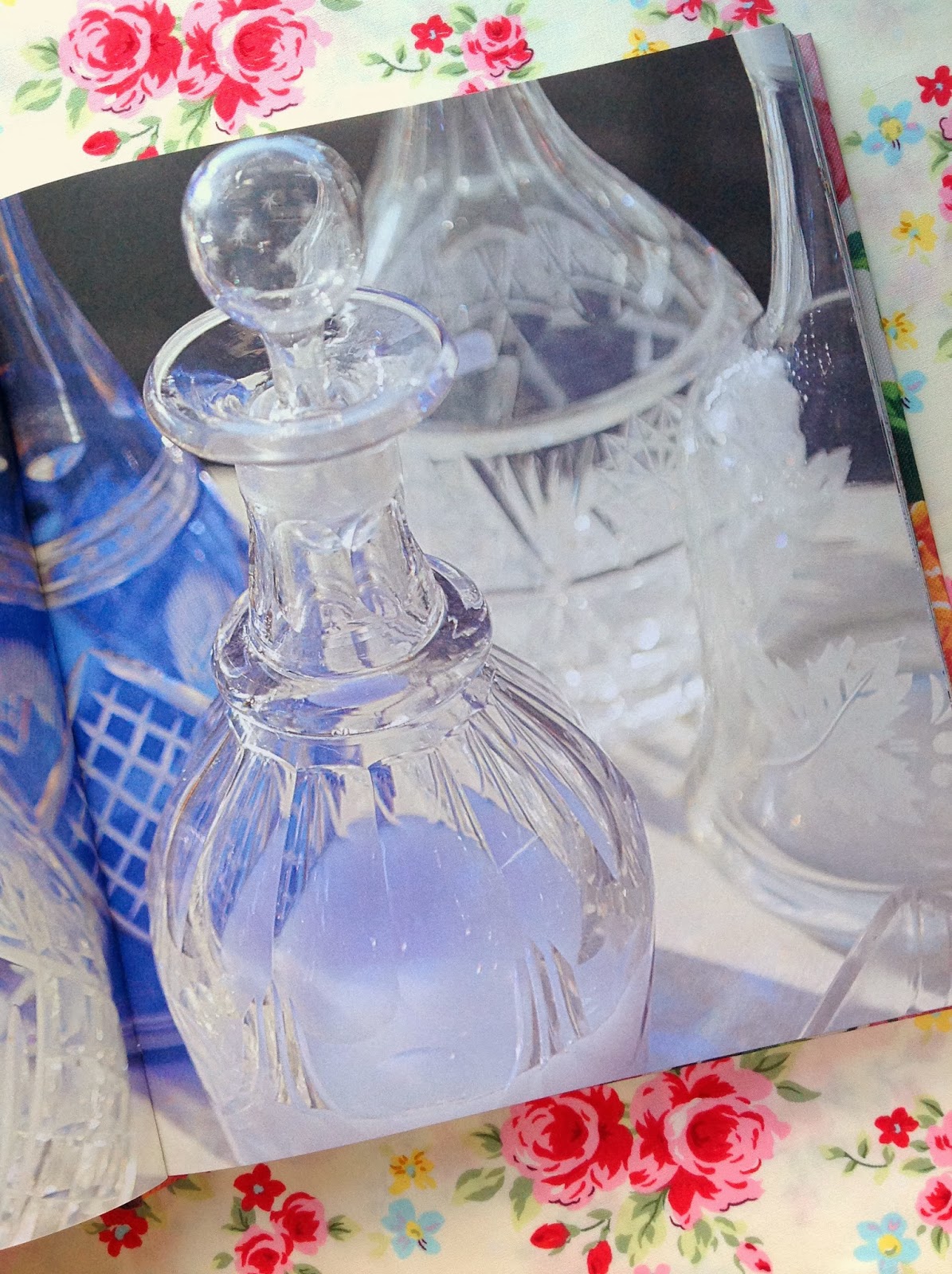 Miss Beatrix: Book Review: Vintage Home by Sarah Moore