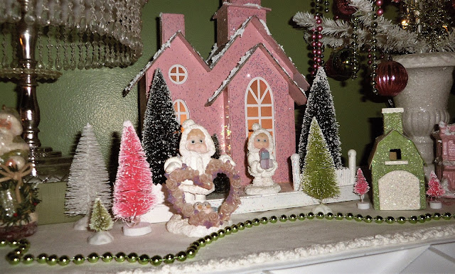 A DEBBIE-DABBLE CHRISTMAS: Christmas in the Craft Room, Christmas Home ...