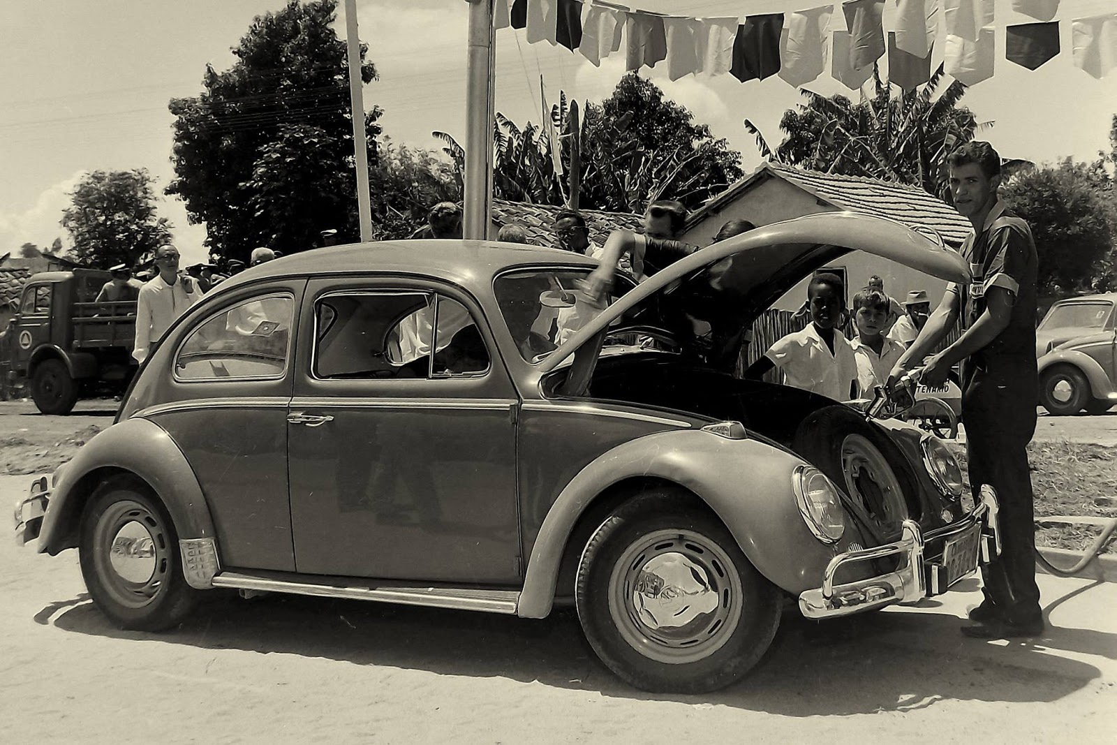 Antigos Verde Amarelo: Vw Fusca 1.300 Tigrão ...