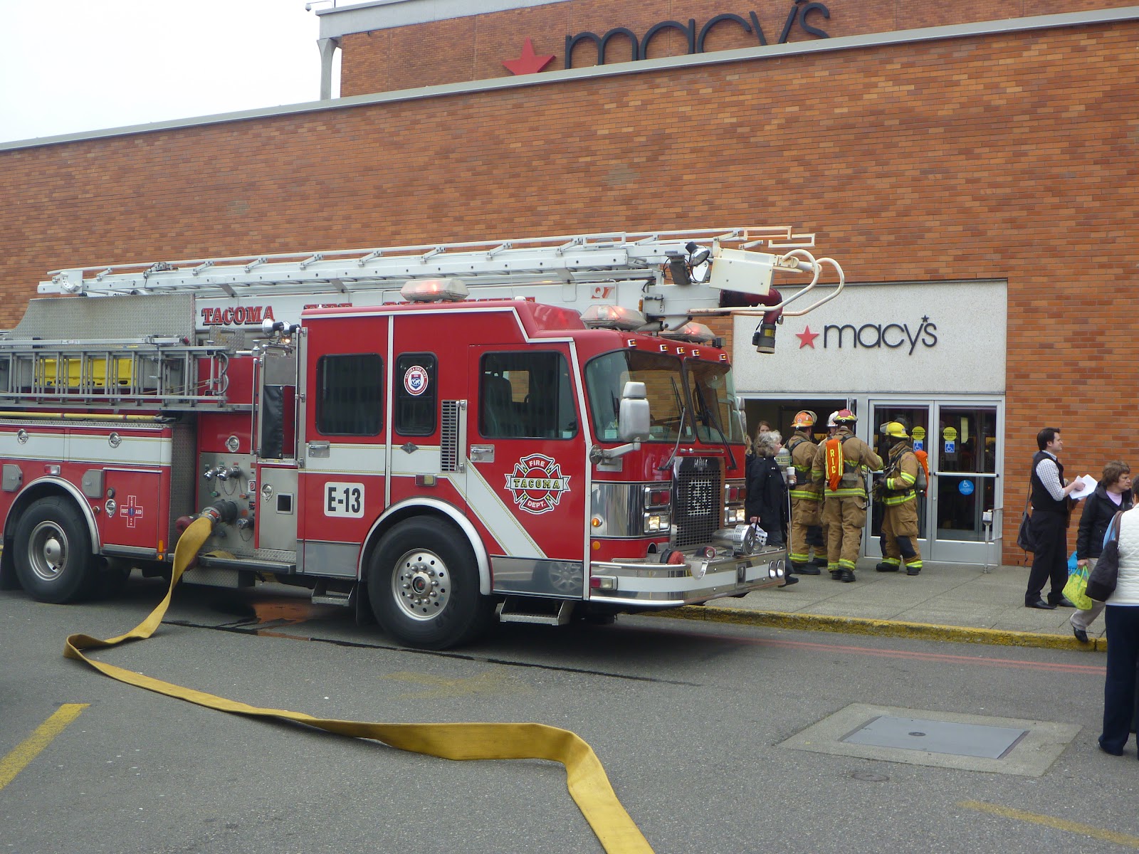 Tacoma Fire Department: Escalator Fire at the Tacoma Mall