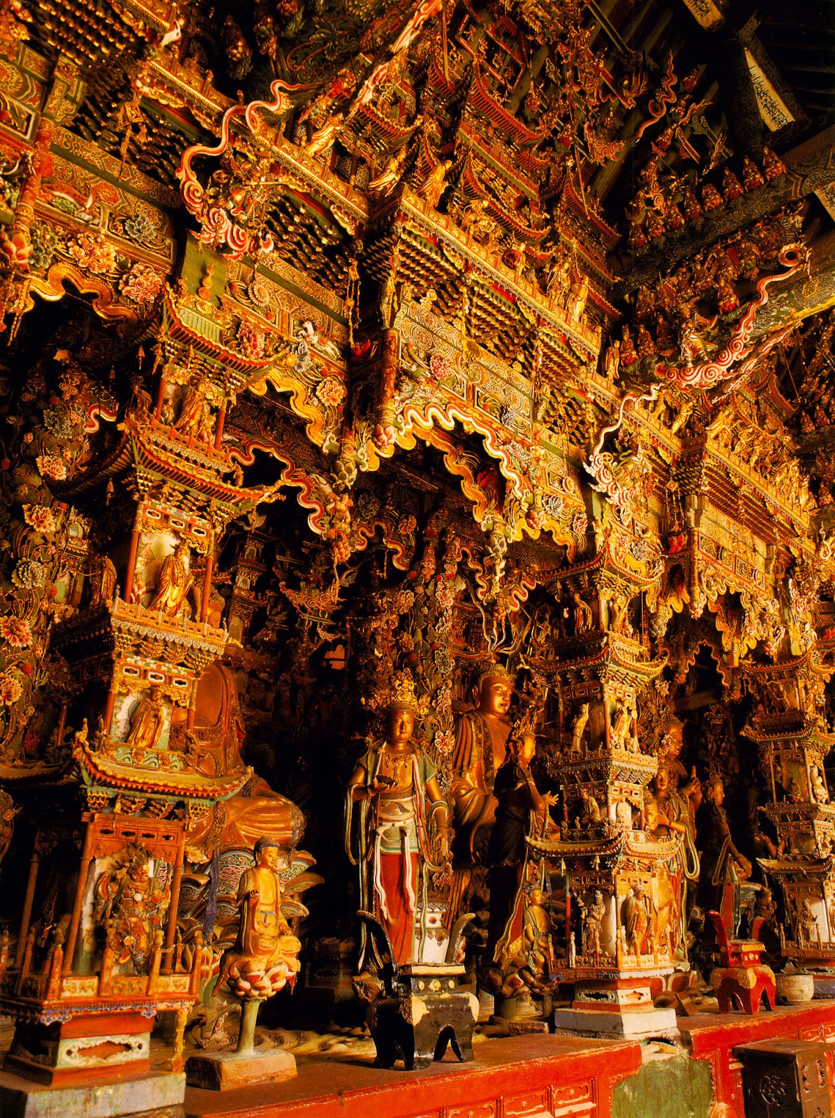 Interior of a Humble Mountain Shrine: Shanxi Xiaoxi Tian Shrine 山西隰县小西天宝殿