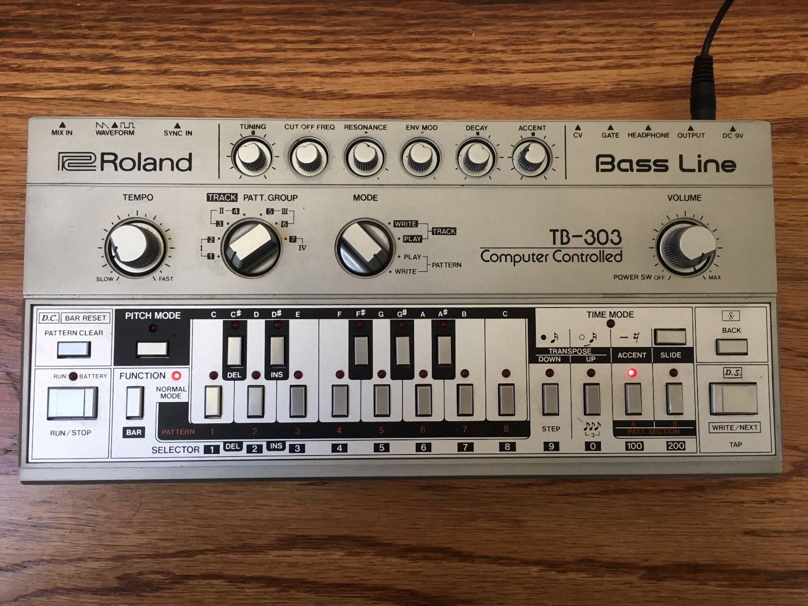 MATRIXSYNTH: Roland TB-303 Bass Line Synthesizer SN 164200 w/ Gig Bag