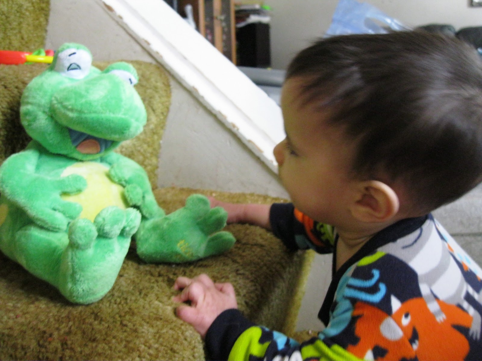 The Happy Wife: Product Review: Nuby Tickle Toes Frog