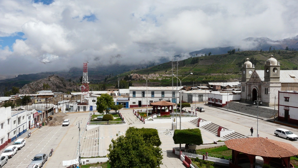 VIAJES Y TURISMO EN LOS ANDES DE TACNA - PERÚ: Iglesia de Tarata