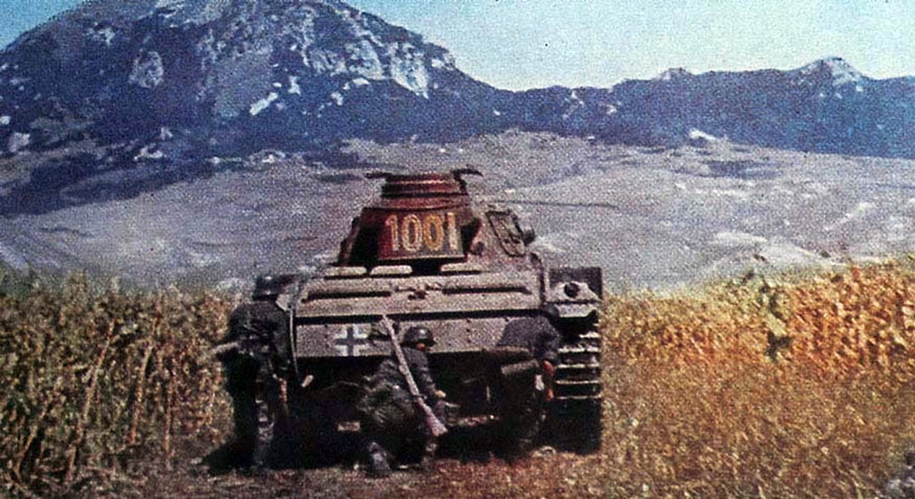 World War II Pictures In Details: 1. Panzerarmee Advances on the ...