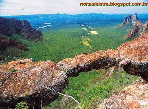 Os mistérios da Serra do Roncador Noite Sinistra