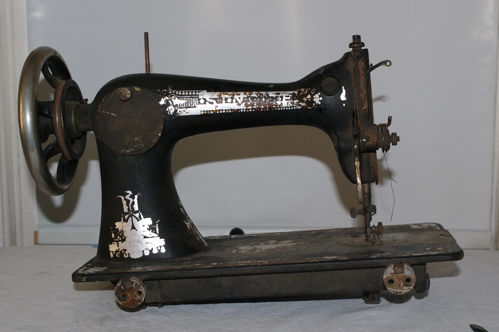 Old Singers And The Like: Charlie Brown's Sewing Machine - 1904 Singer ...