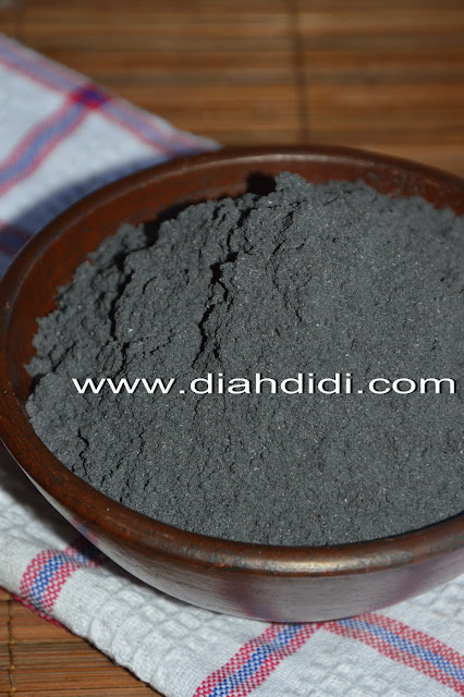 Diah Didi's Kitchen: Air Abu Merang..Pewarna Hitam Alami Eksotik..^^