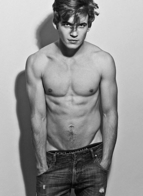 Daniel Hamaj by Ryan Pfulger | Homotography