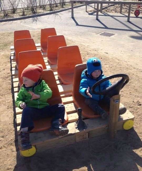 Learning and Exploring Through Play: Best Pallet Creations on the Web