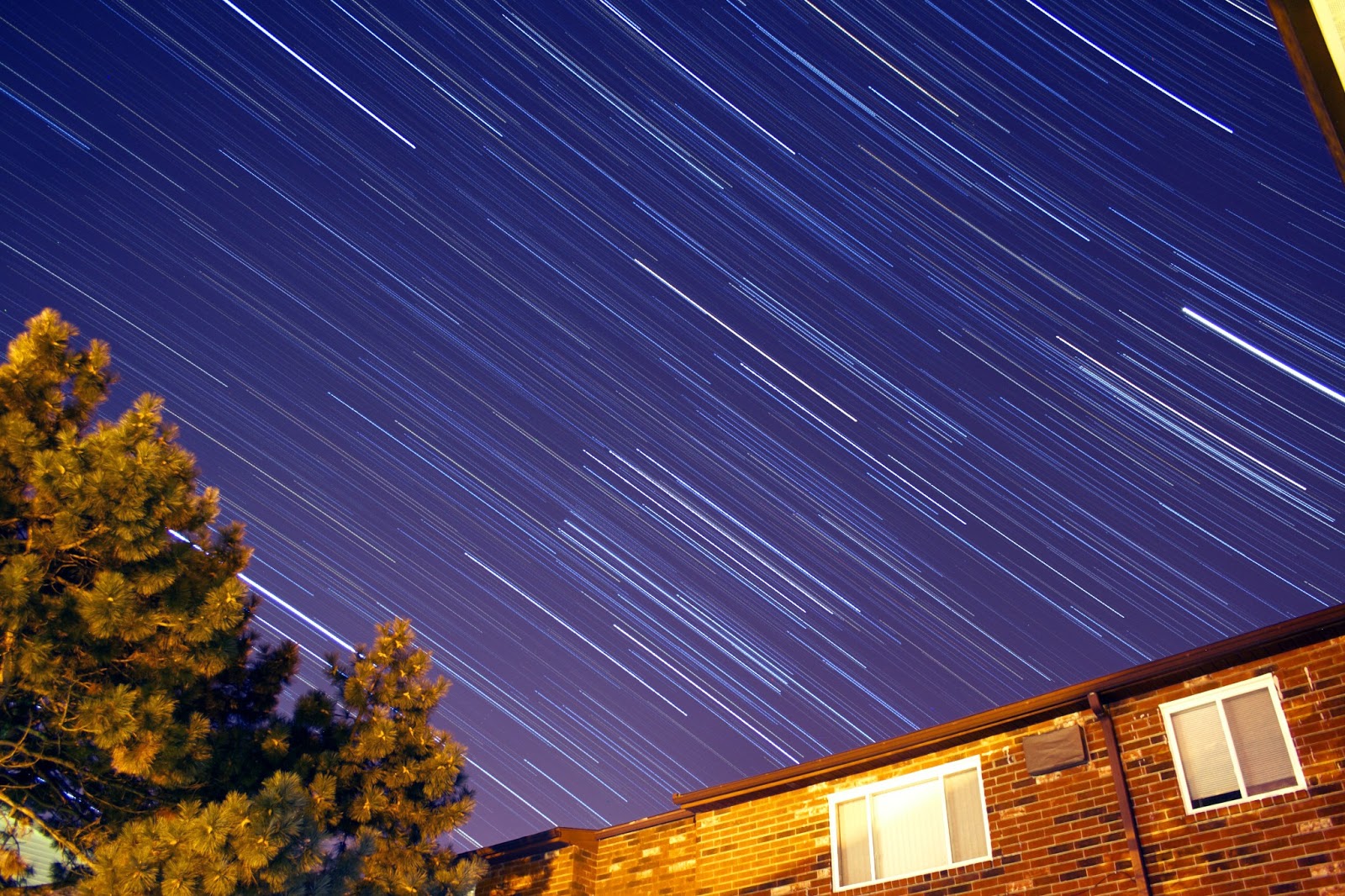 Star trails with and without hyper-saturated color blowout [Stellar ...