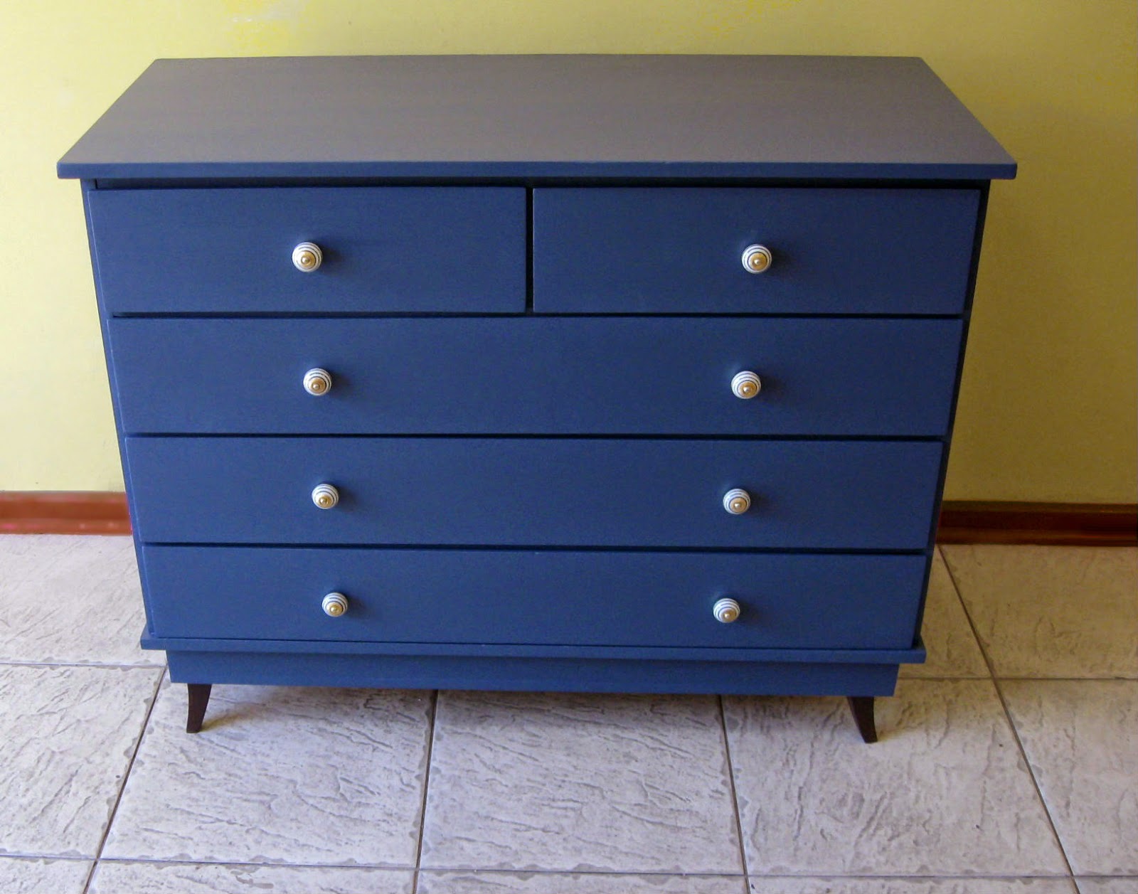 Hansted Restauração e Acabamento - Atibaia SP: Cômoda Azul - Antes e Depois