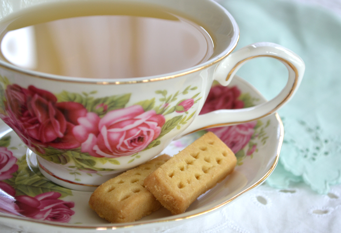 Artful Affirmations: Tea Cup Tuesday-Porch Tea, Gifts and Giveaway!