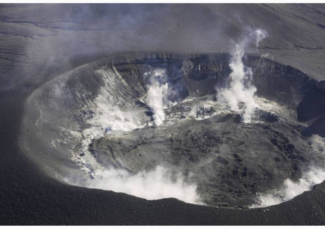 Eruption du volcan Shinmoe-dake au Japon