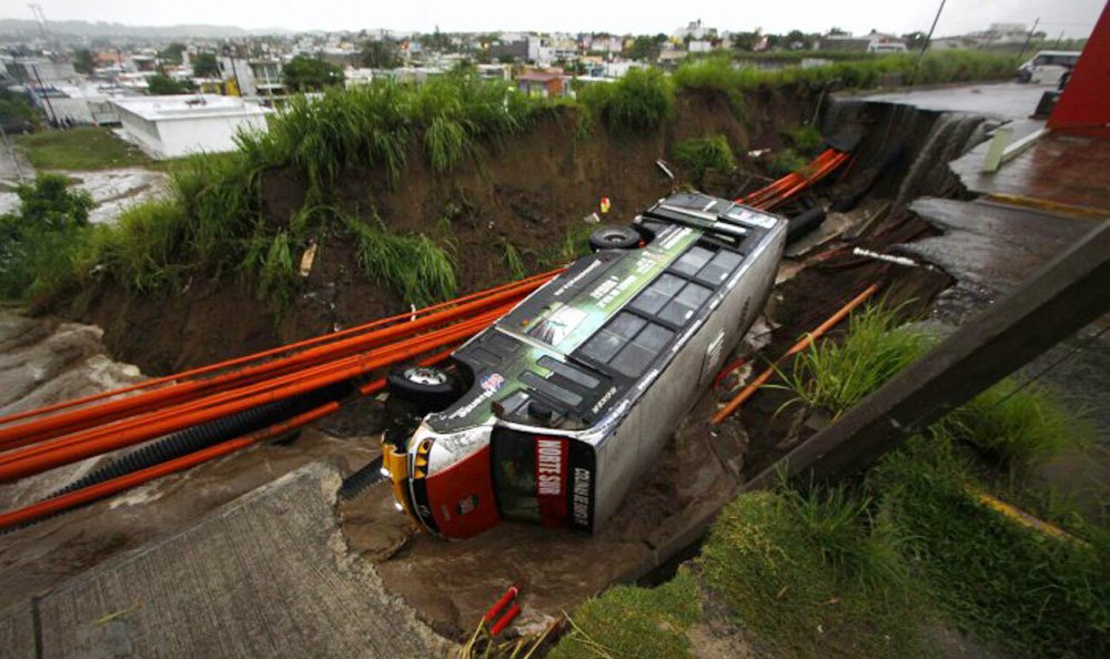 Sciency Thoughts: Sinkhole swallows bus in Veracruz, Mexico.