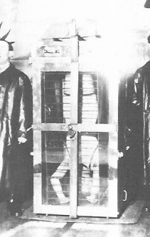 Houdini water torture - stickyjhg