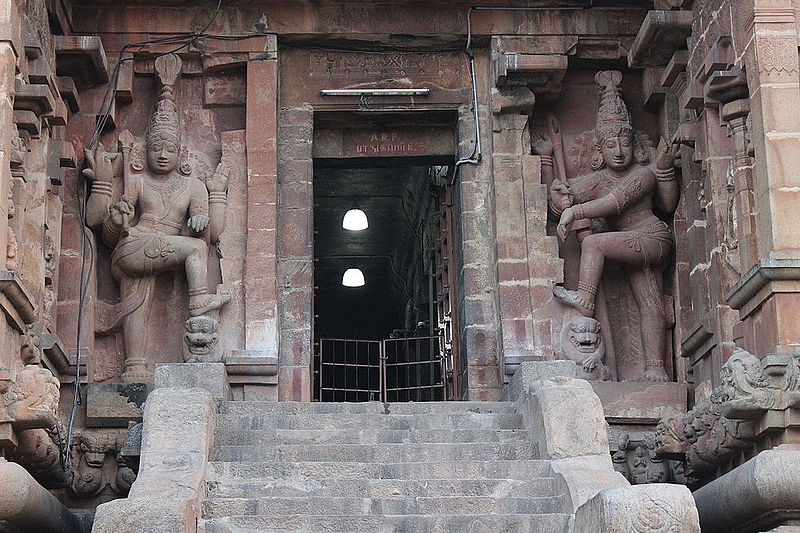 Tamilnadu Tourism: Brihadeeswarar Temple – Sculptures