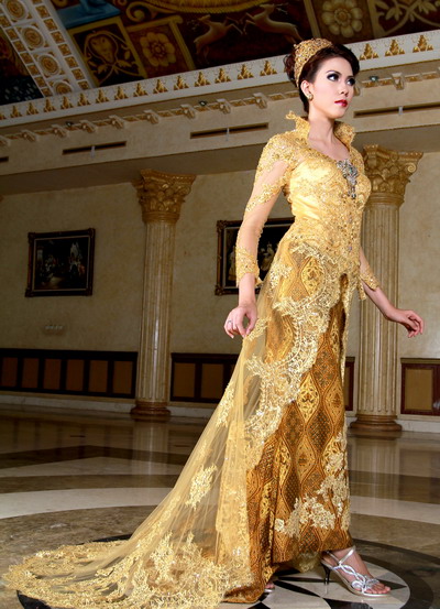 Kebaya Modern Pengantin Nuansa Gold - Kumpulan Model Kebaya Modern