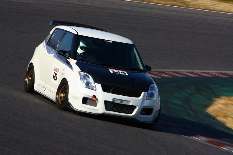 Swift R Brothers: Suzuki Swift Sport circuit driving