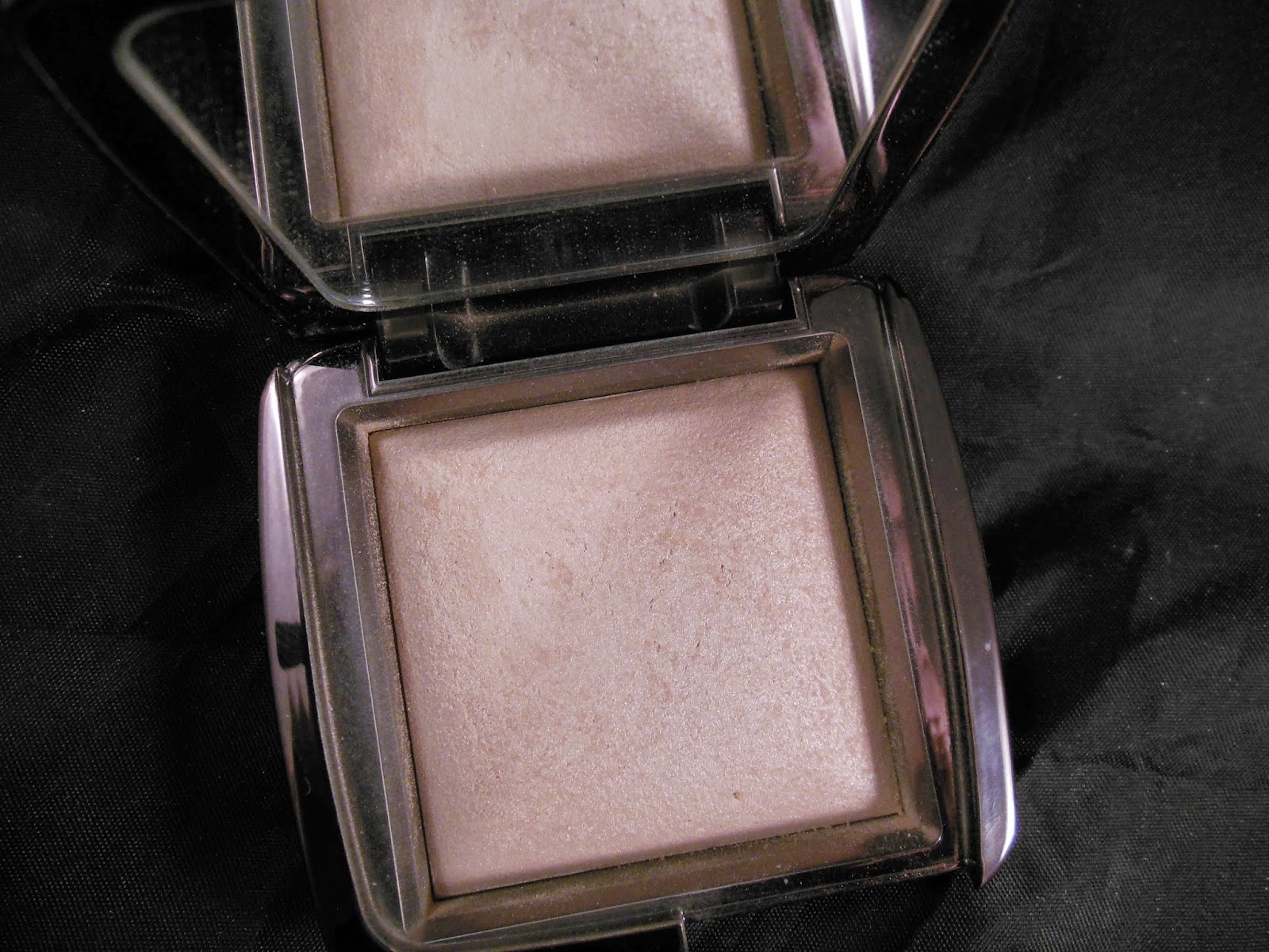 Reviews: Hourglass Ambient Lighting Palette/Powders Review and Swatches!