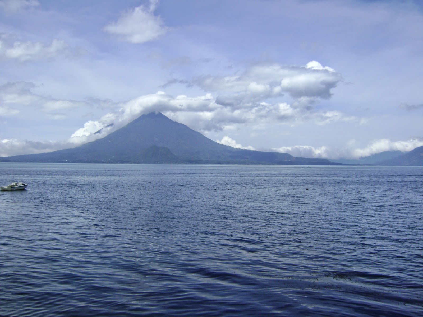 Un catalán en Guatemala: En el Lago de Atitlán: Panajachel