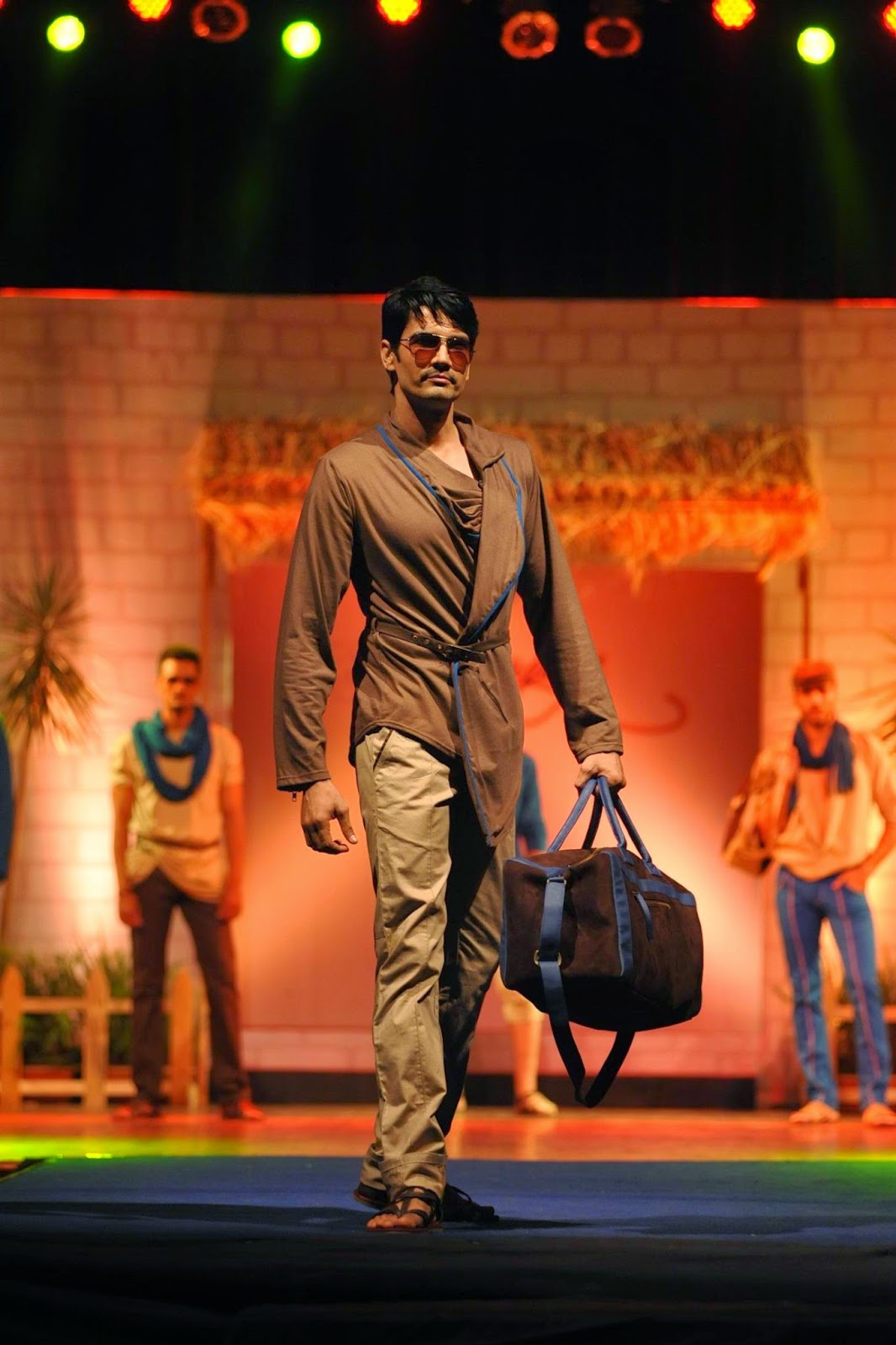 LG moviee: Models Ramp Walk @ Silhouettes 2014 Fashion Show