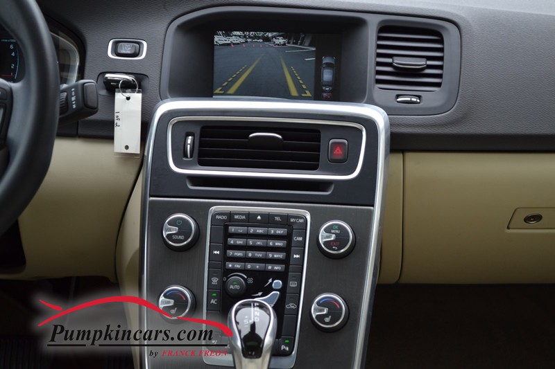 Check out this Luxurious Pearl on tan Volvo S60!!