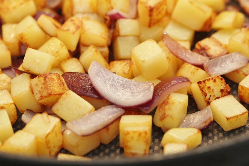 Två små kök: Potatisotto - lyxigt stuvad potatis med rödlök, tomat ...