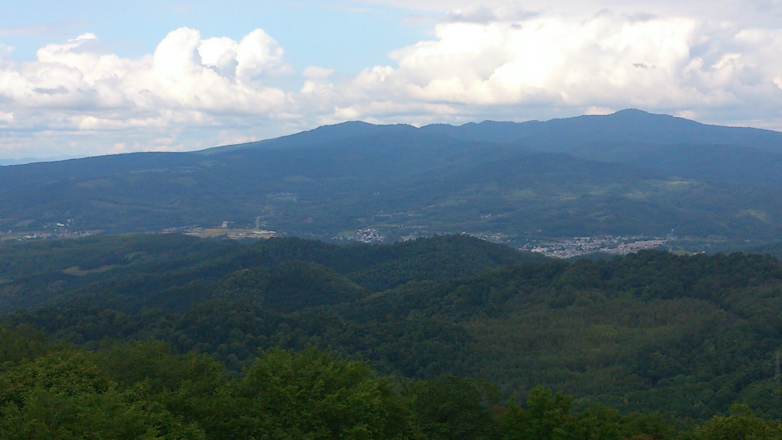 talk-hokkaido: From the peak of Mt. Kamoi(dake) in Utashinai City