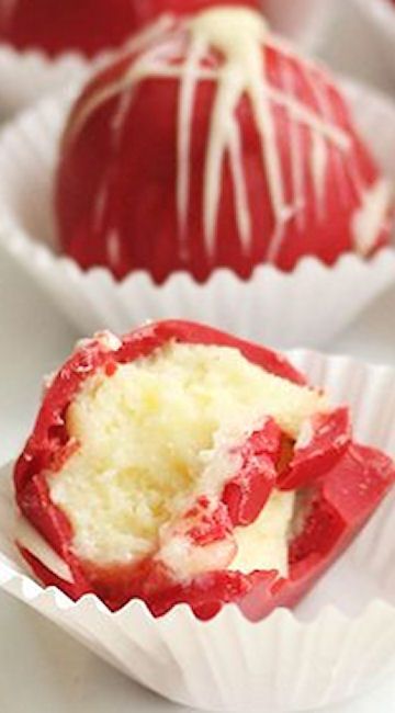 NO-BAKE CHEESECAKE TRUFFLES