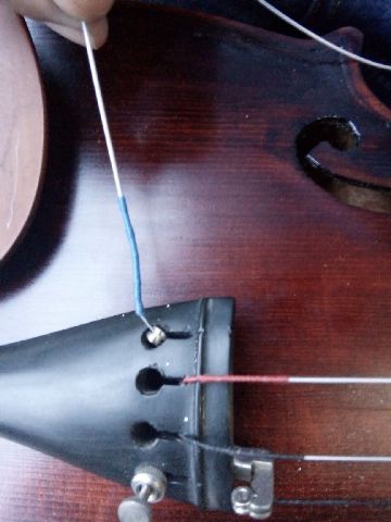 Cara Memasang atau Mengganti Senar pada Biola - Biola Kita