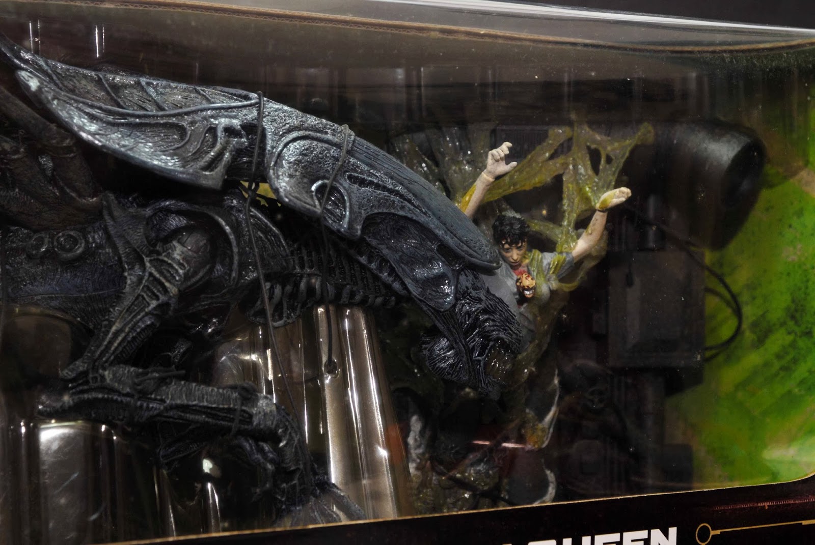 DAILY TOYZ: Collection Exposed : Alien Queen boxset - McFarlane