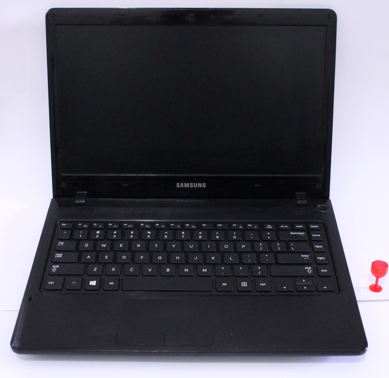 Jual Laptop Samsung NP355E4X - AMD E1 | Jual Beli Laptop Bekas, Kamera ...