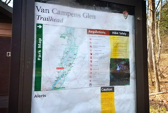 Hiking Trails in NJ and PA: Hiking the Van Campens Glen Trail