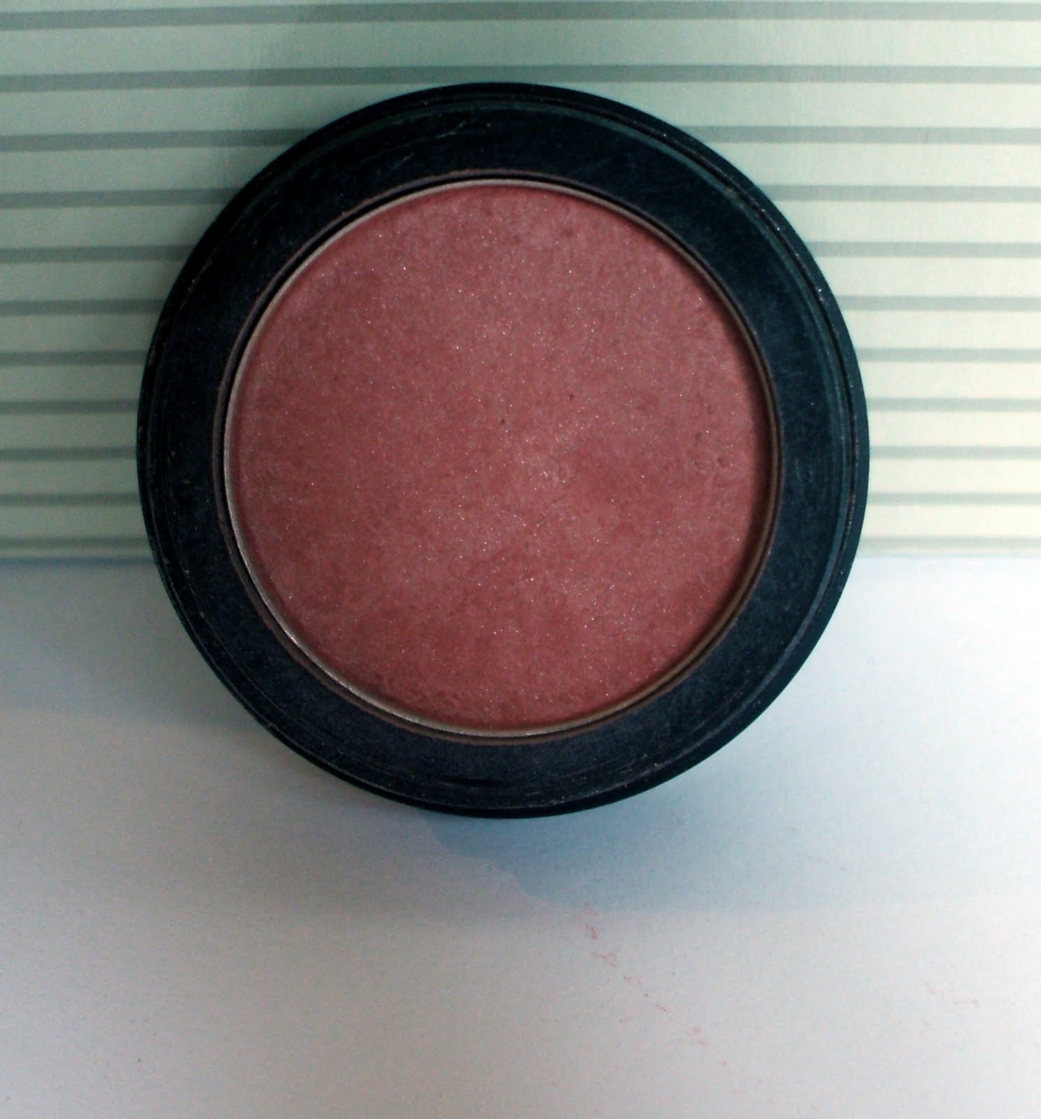 Definitelybeauty: 17 blusher: Plum Puff