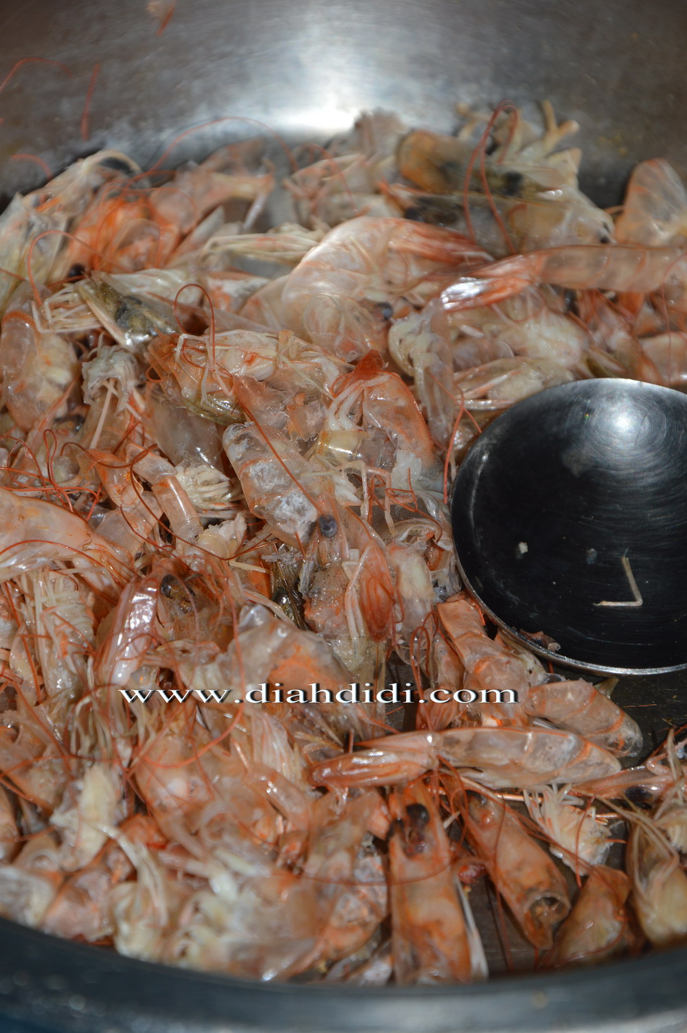 Diah Didi's Kitchen: Cara membuat Kaldu udang