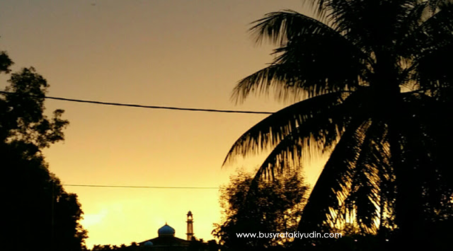 Hujan ketika Senja - Busyra Takiyudin